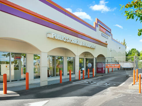 Self Storage Rental Units Surrey | Public Storage Canada